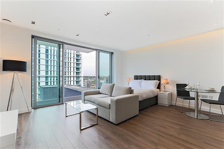 Satin House, Piazza Walk, Aldgate... Studio to rent - £2,600 pcm (£600 pw)