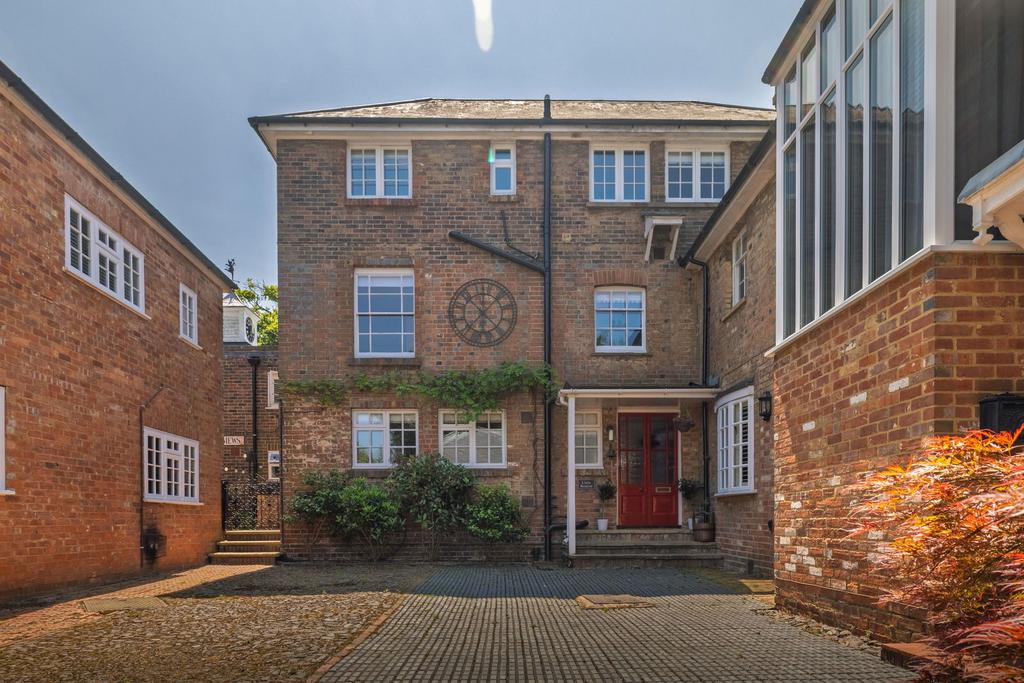 High Street, Dormansland RH7 4 bed terraced house for sale - £950,000
