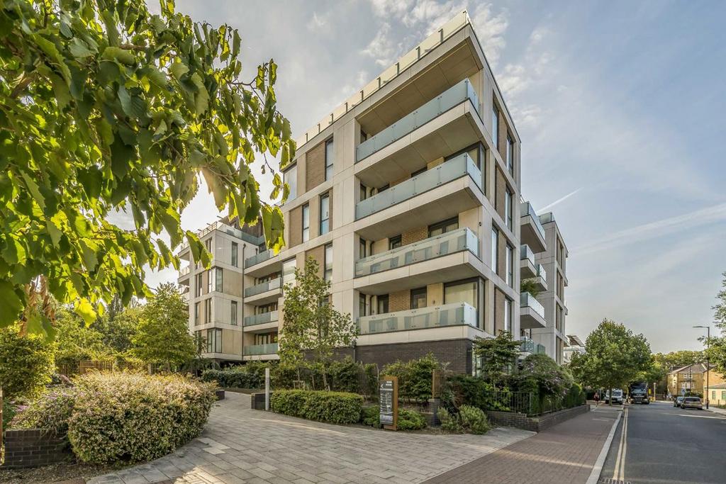 Quebec Way, London SE16 1 bed flat for sale - £375,000