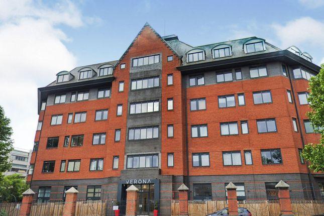 50 Wellington Terrace, Slough SL1 1 bed flat for sale - £120,000