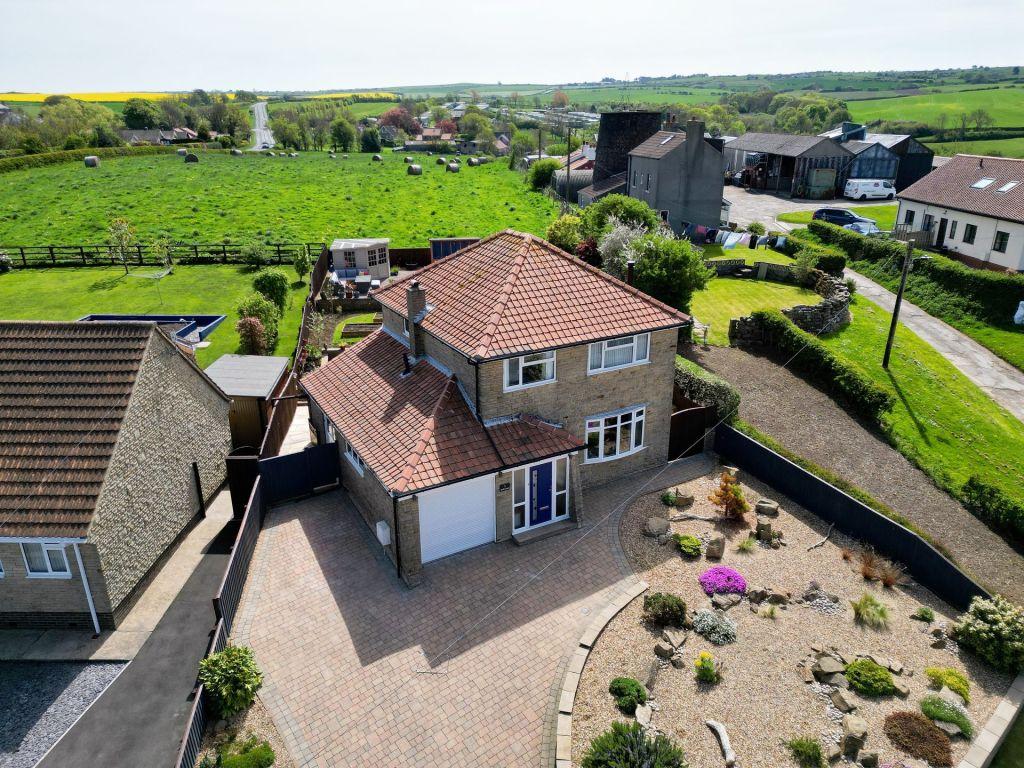 3 Mill Lane, Low Hawsker 3 bed detached house - £450,000