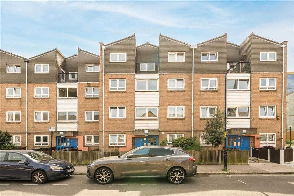 Chatham Street, London SE17 3 bed flat for sale - £450,000