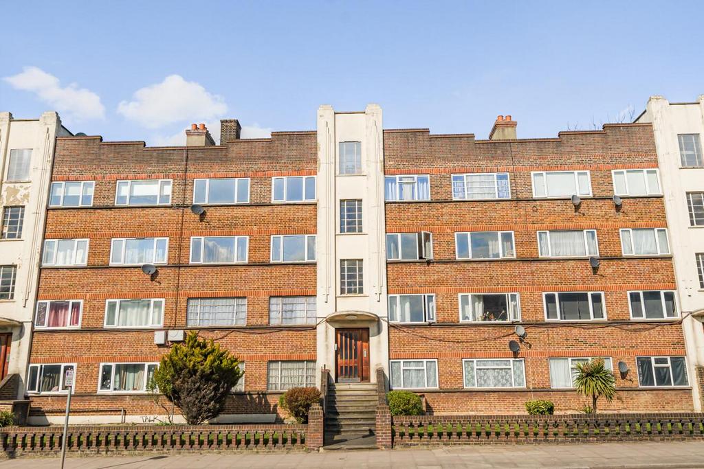 Lee High Road, Lewisham, London, SE13 2 bed flat for sale - £275,000