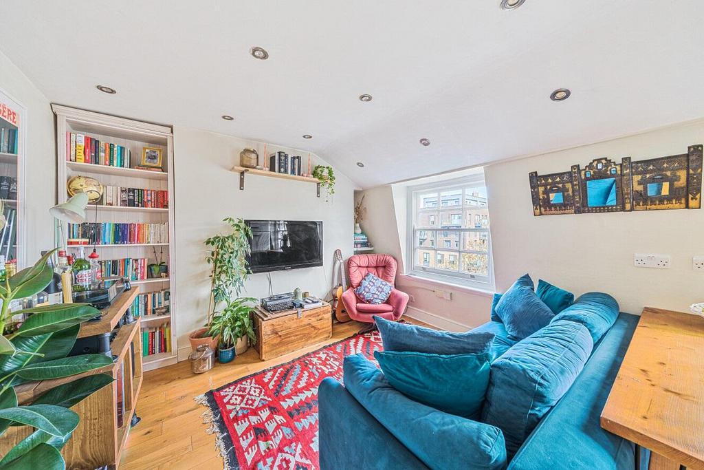 Queens Road, Peckham, London, SE15 2 bed flat for sale - £425,000