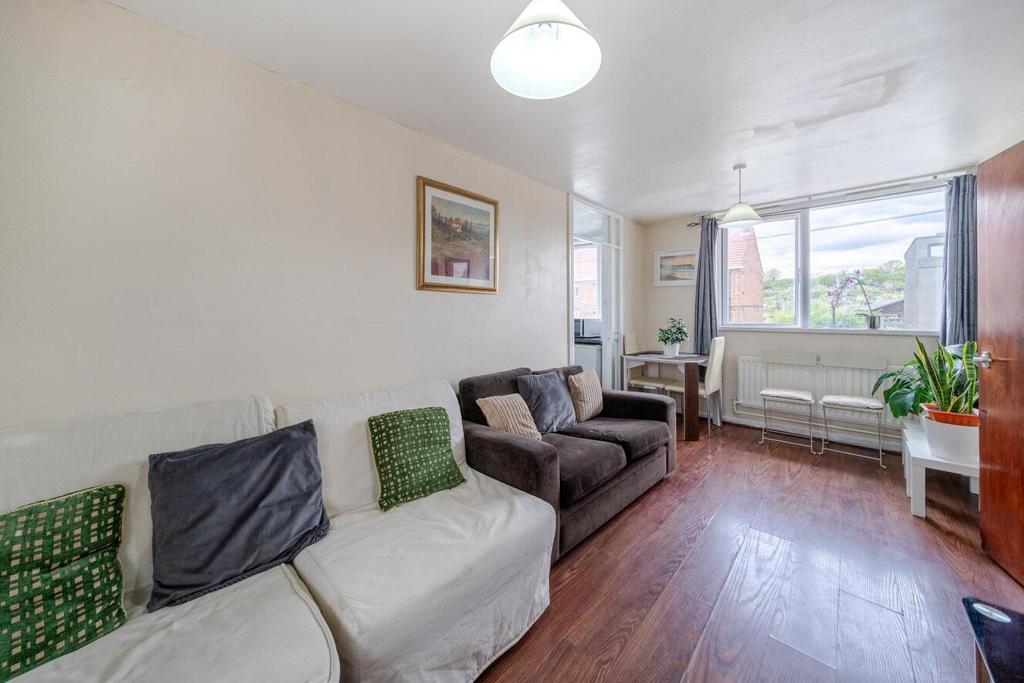 Cheltenham Road, Peckham Rye, London... 1 bed flat for sale - £275,000