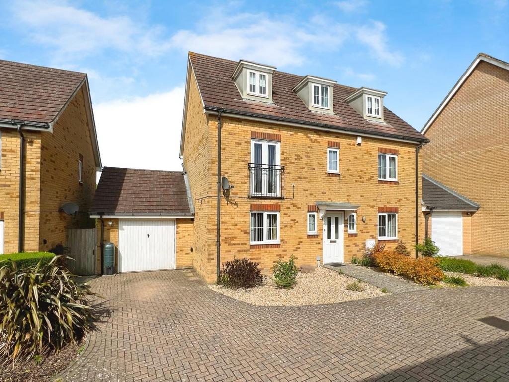 Campbell Road, Hawkinge 5 bed detached house - £525,000
