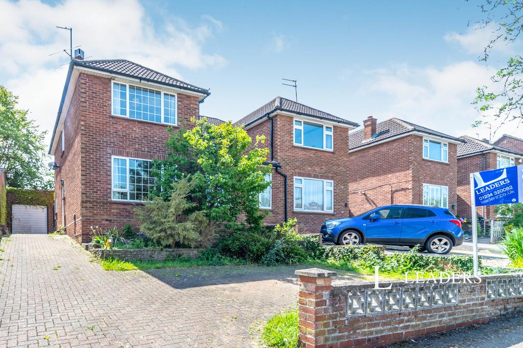 Brook Way, Bromham, MK43 8PG 3 bed semi-detached house - £1,400 pcm (£ ...
