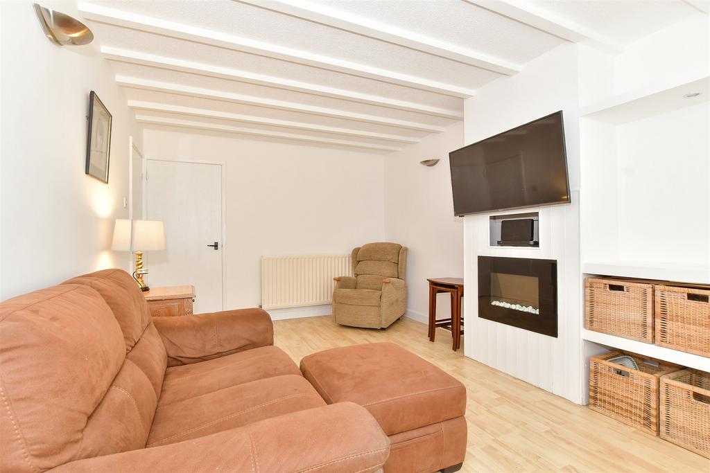 Chestnut Walk, Pulborough, West Sussex 2 bed terraced house for sale ...