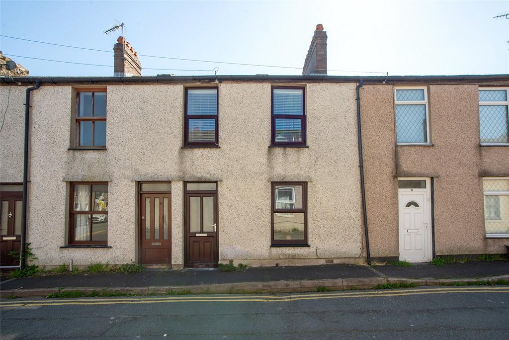 Ambrose Street, Bangor, Gwynedd, LL57 2 bed terraced house - £125,000