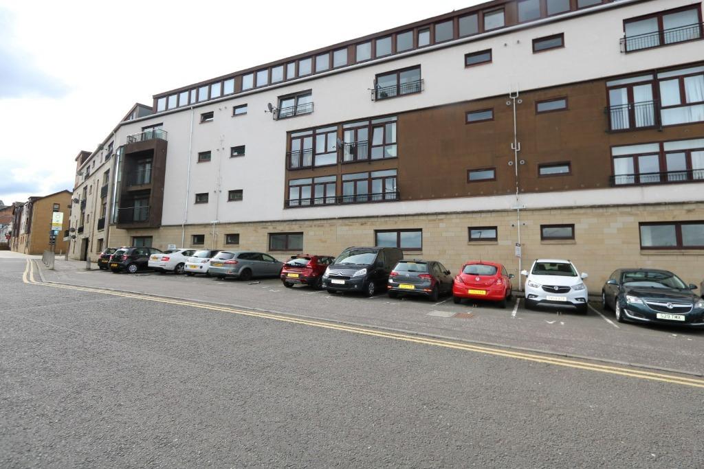 Campbell Close, Hamilton, ML3 2 bed flat - £795 pcm (£183 pw)