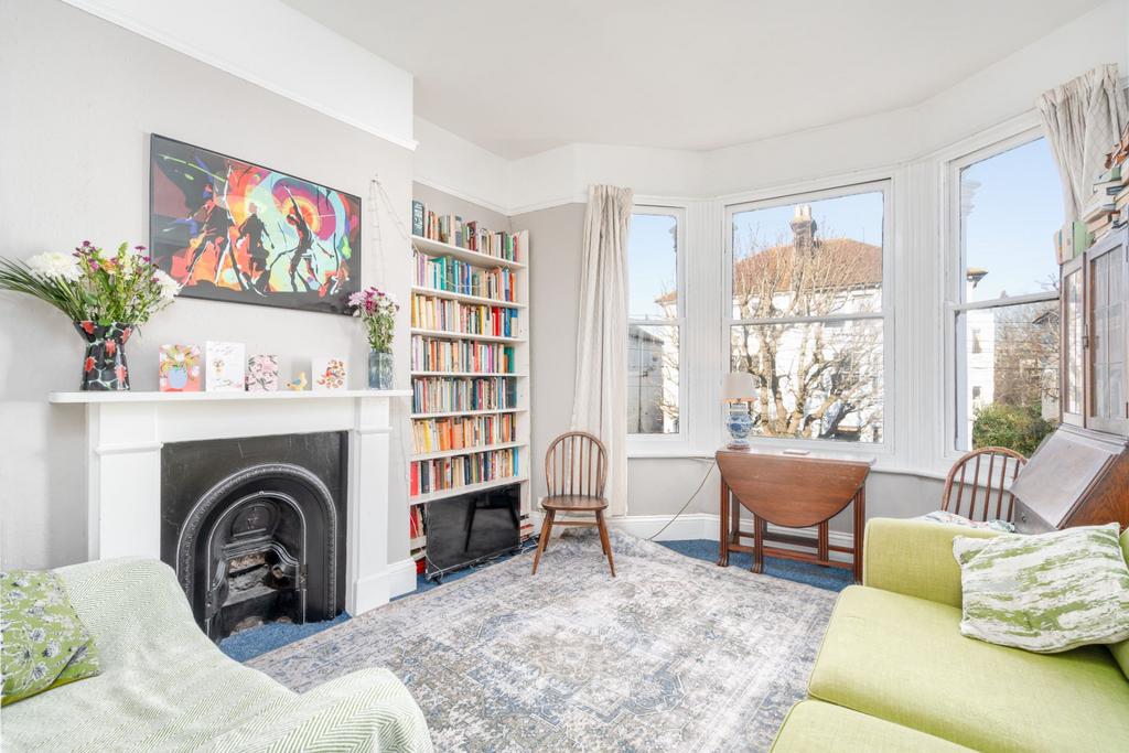 Springfield Road, Brighton 2 bed apartment - £275,000