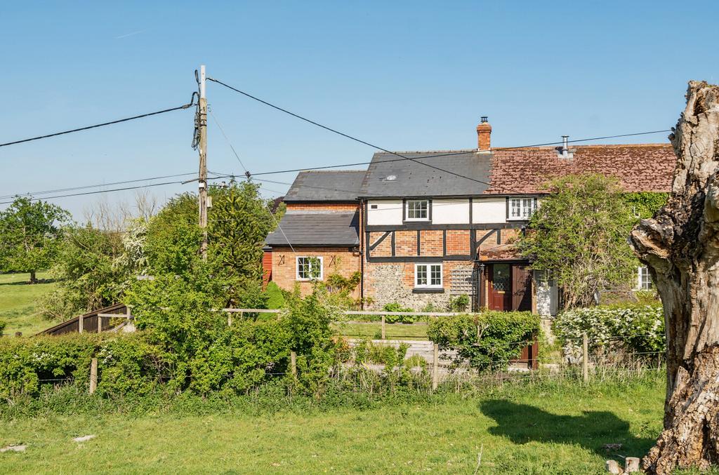 Durrington WILTSHIRE 3 bed semi-detached house for sale - £375,000