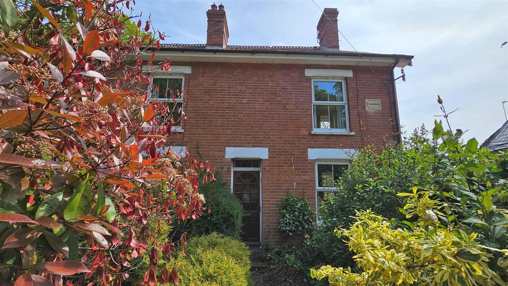 Beccles Road, Fritton 3 bed semi-detached house for sale - £275,000
