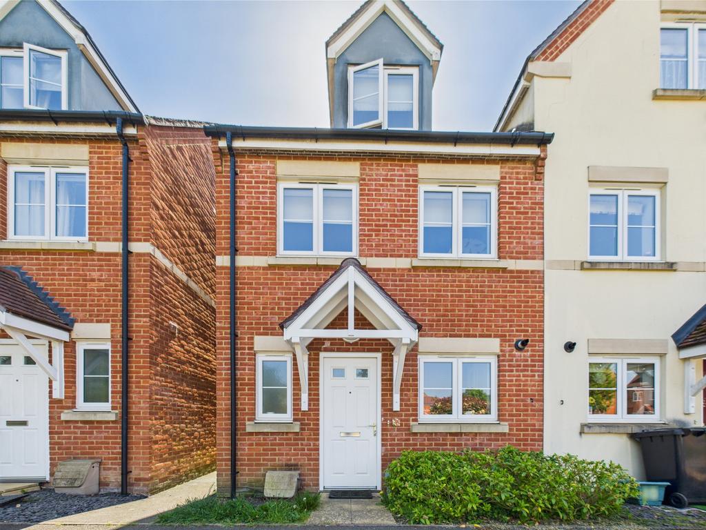Penney Way, Titherley Park, Tadley, RG26 3 bed terraced house - £1,850 ...