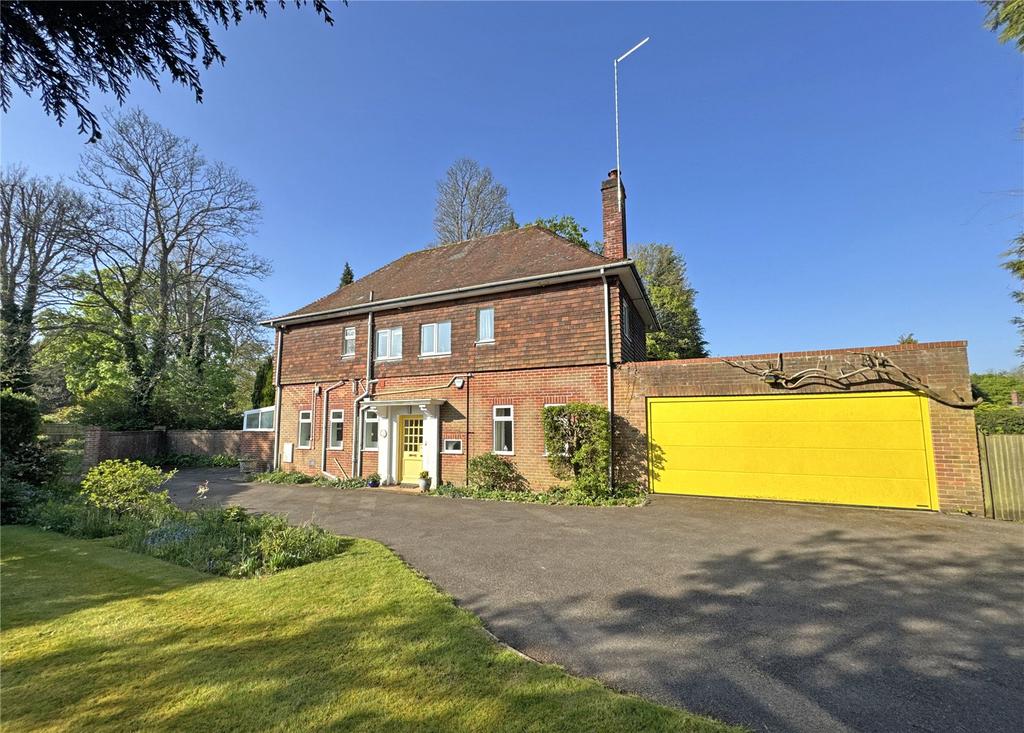 East Grinstead, West Sussex 4 bed detached house for sale - £900,000