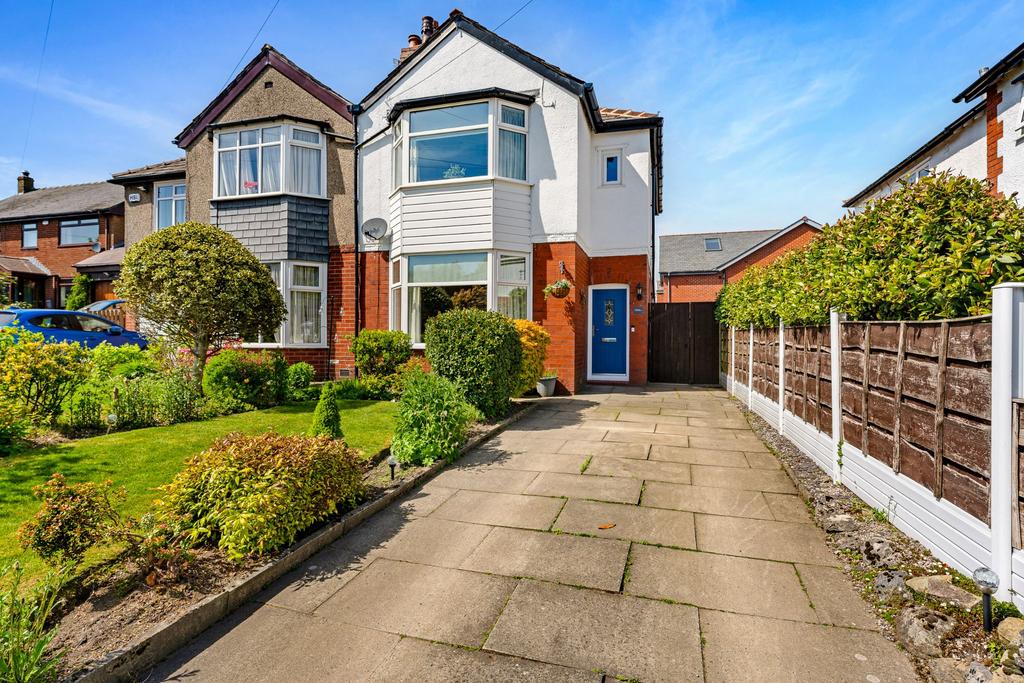 Horrocks Fold Avenue, Bolton, BL1 2 bed semi-detached house for sale ...