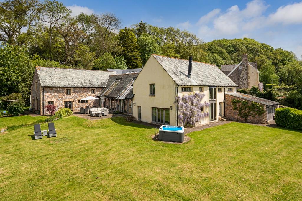 Chudleigh, Newton Abbot, TQ13 6 bed barn conversion for sale - £1,500,000
