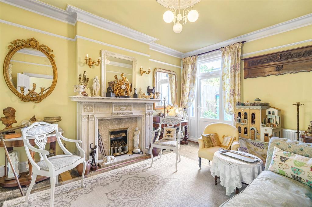 Pendle Road, Furzedown, SW16 3 bed semi-detached house for sale - £975,000