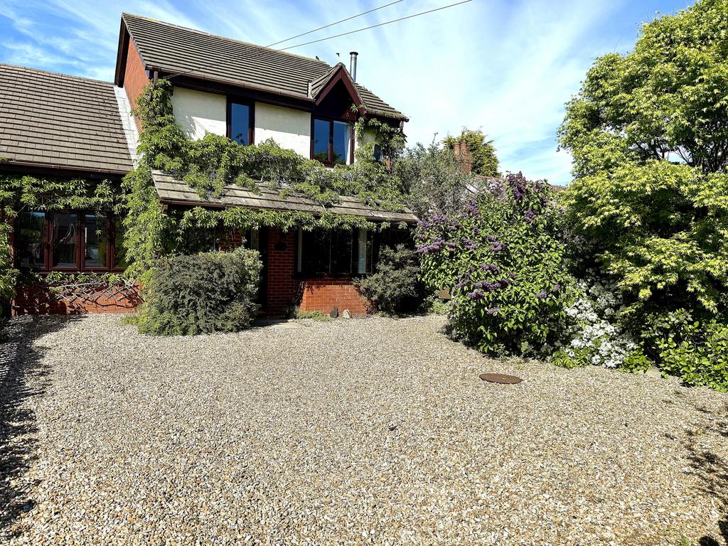 Smallwood Hey, Preston PR3 4 bed semi-detached house for sale - £347,000