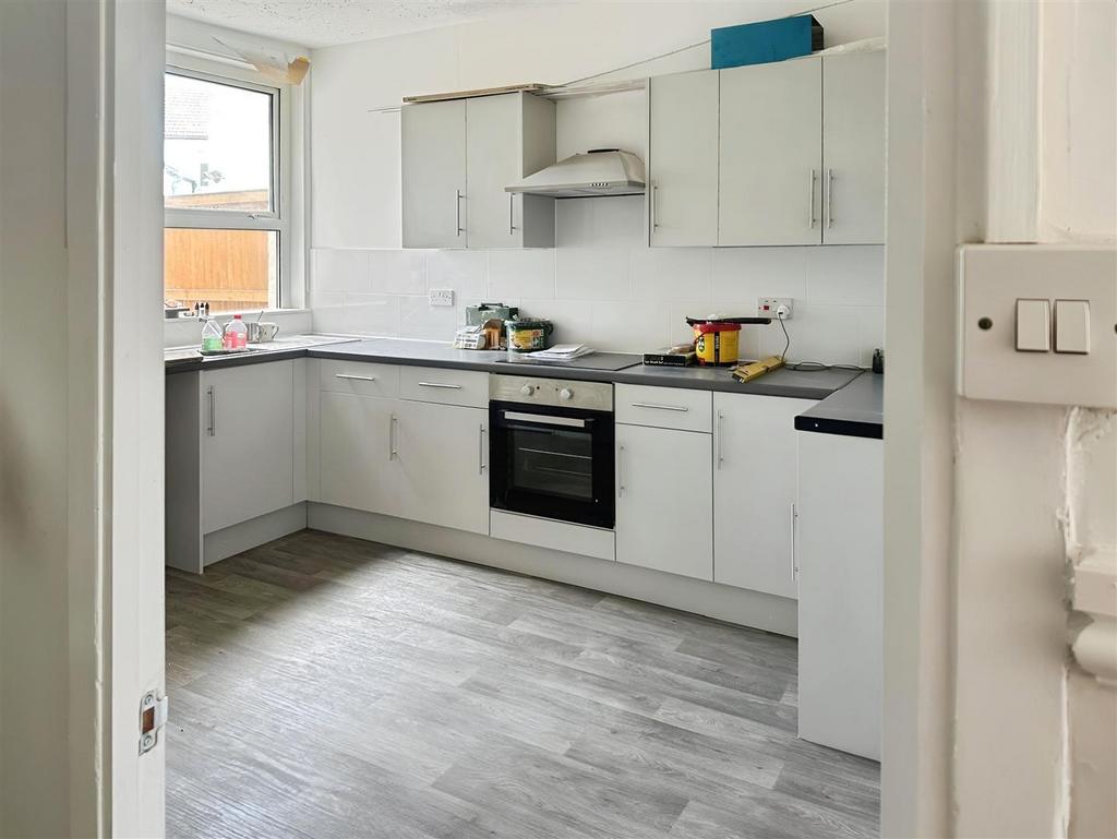 Alexandra Road, Ramsgate 3 bed terraced house - £1,300 pcm (£300 pw)