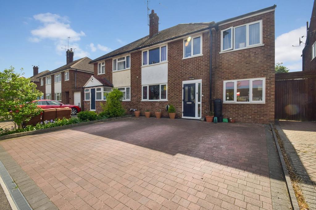 Parkfield Road, Rainham, Gillingham, ME8 4 bed semi-detached house for ...