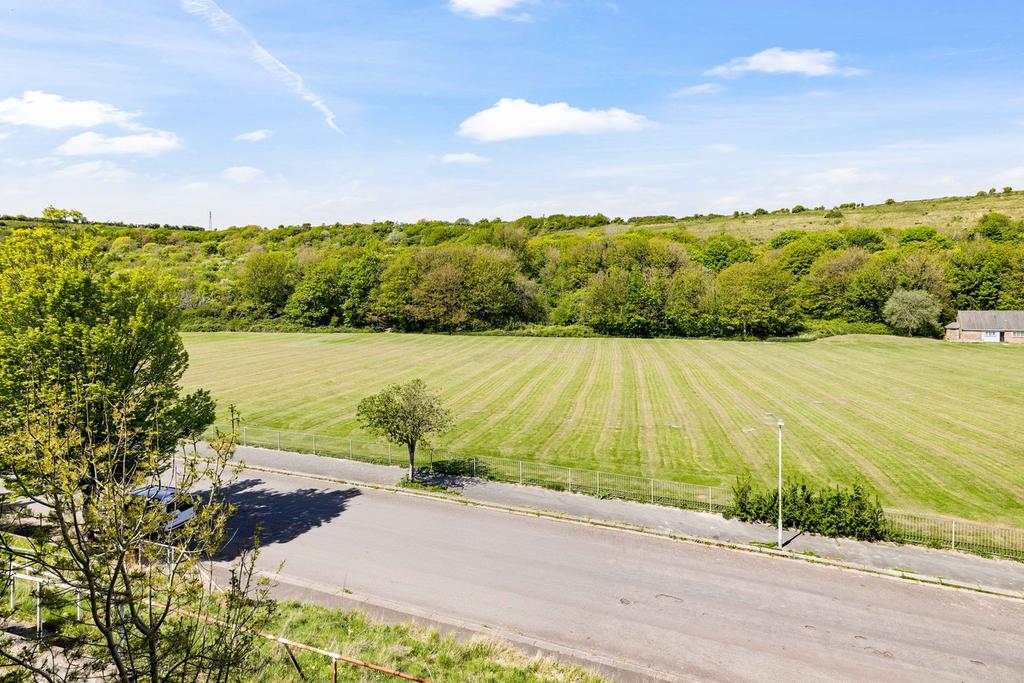 Elms Vale Road, Elms Vale, Dover, CT17 3 bed semi-detached house for ...