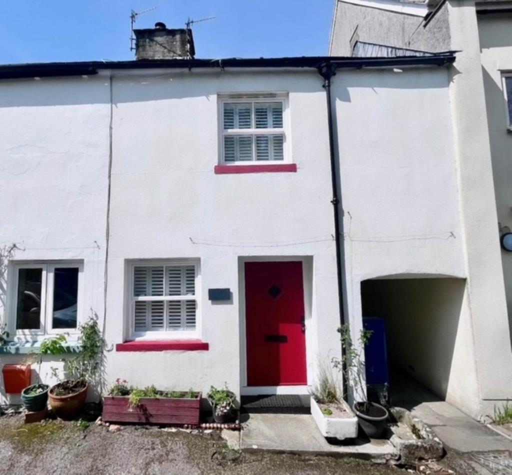 Plymouth Road, Buckfastleigh TQ11 2 bed terraced house for sale - £200,000