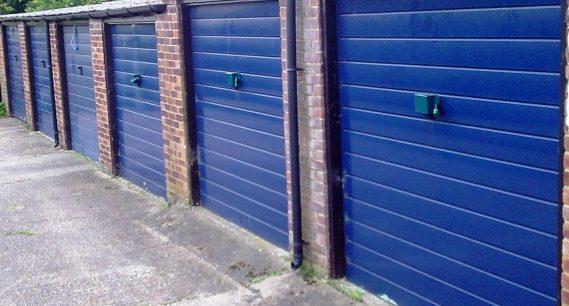 Hadley Road, Barnet EN5 Garage - £121 pcm (£28 pw)