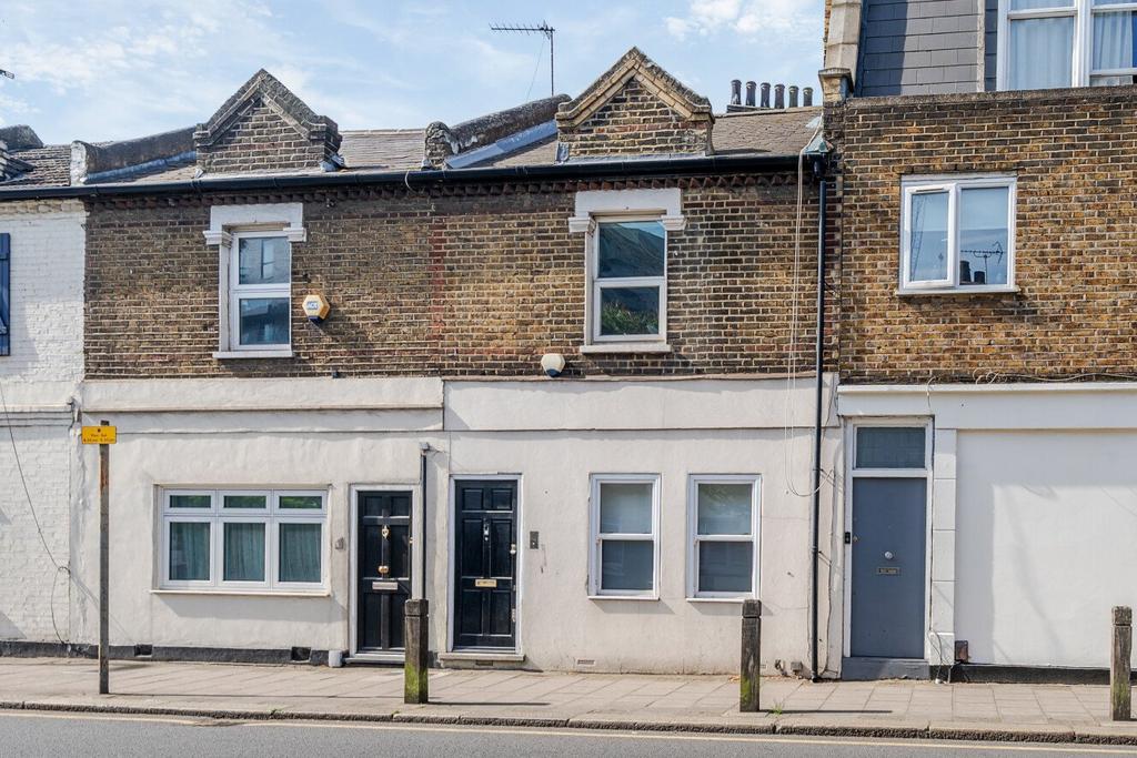Strath Terrace, Battersea, London, SW11 2 bed terraced house for sale ...