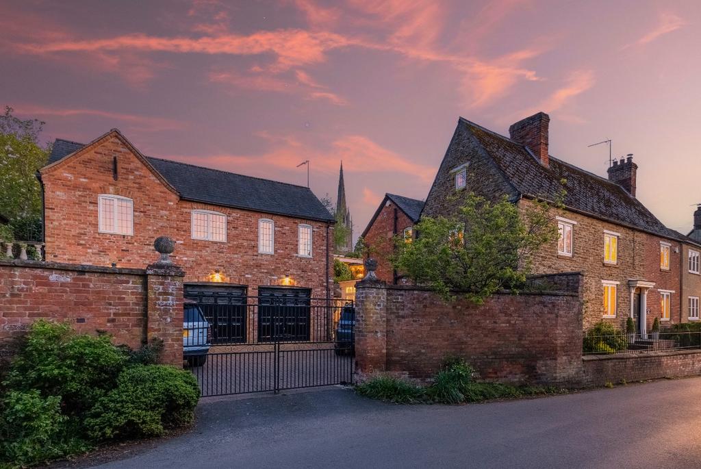 10 Bulls Lane, Banbury OX17 5 bed country house for sale - £1,250,000