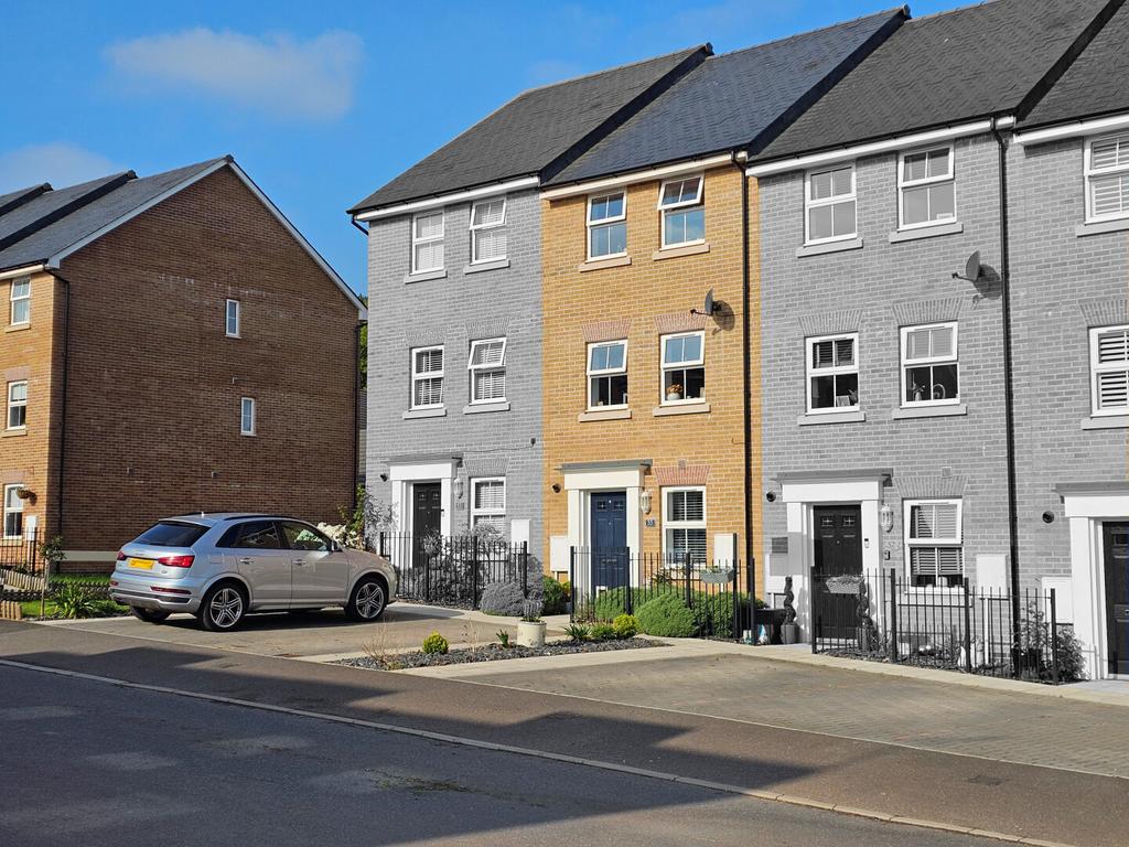 Enterprise Avenue, Tiverton, Devon, EX16 4 bed terraced house for sale ...