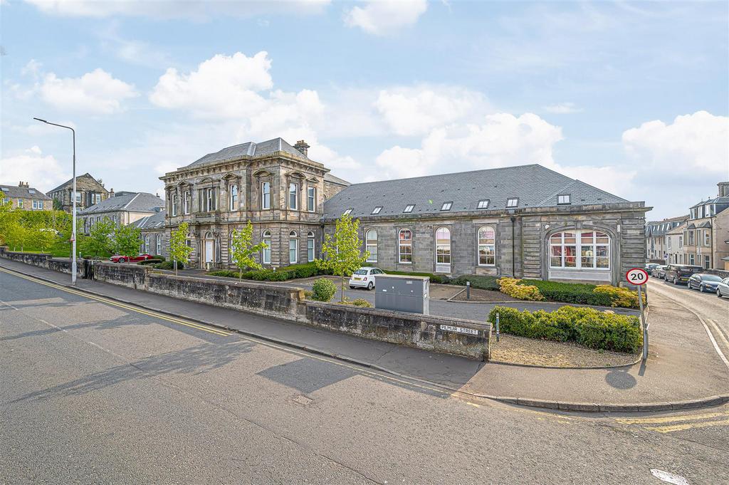 70F Pilmuir Street, Dunfermline, KY12... 1 bed flat - £130,000