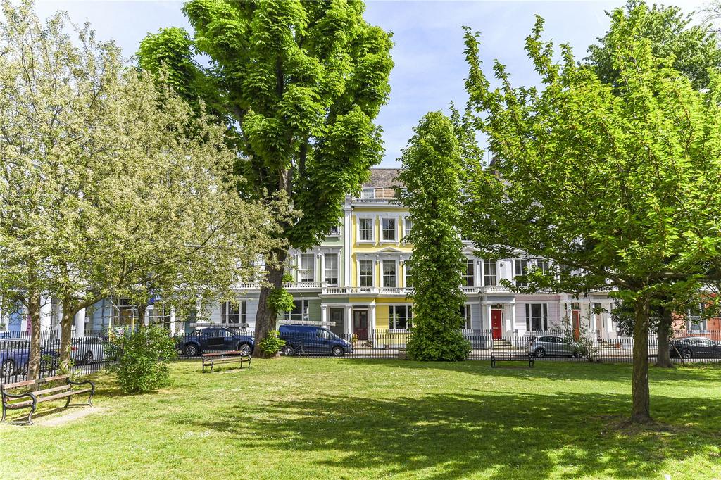 Chalcot Square, London, NW1 1 bed apartment - £2,500 pcm (£577 pw)