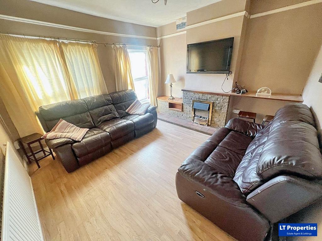 Luton LU2 1 bed apartment to rent - £800 pcm (£185 pw)