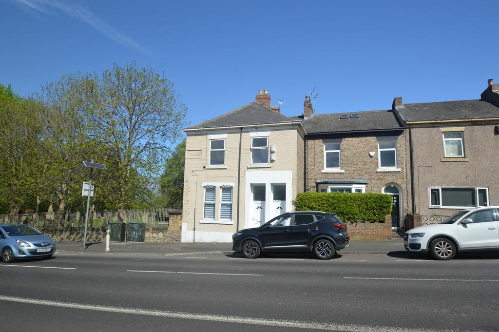 Old Durham Road, Gateshead, NE8 3 bed flat - £700 pcm (£162 pw)