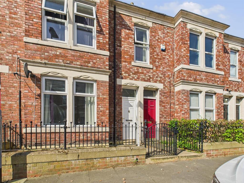 Windsor Avenue, Gateshead NE8 2 bed house - £695 pcm (£160 pw)