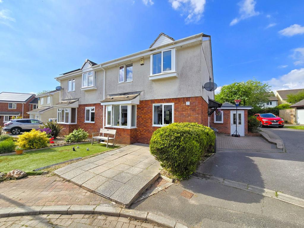 Cook Court, Saltash PL12 4 bed semi-detached house - £350,000