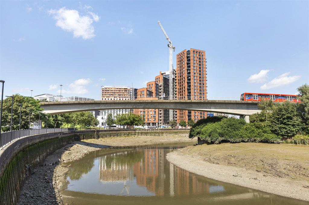Morello House, London E14 2 bed apartment - £650,000