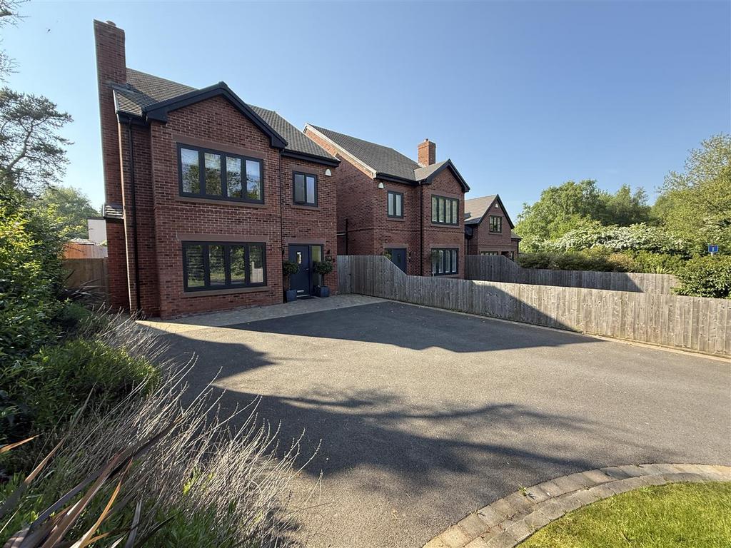Thurstaston Road, Irby 5 bed detached house - £675,000