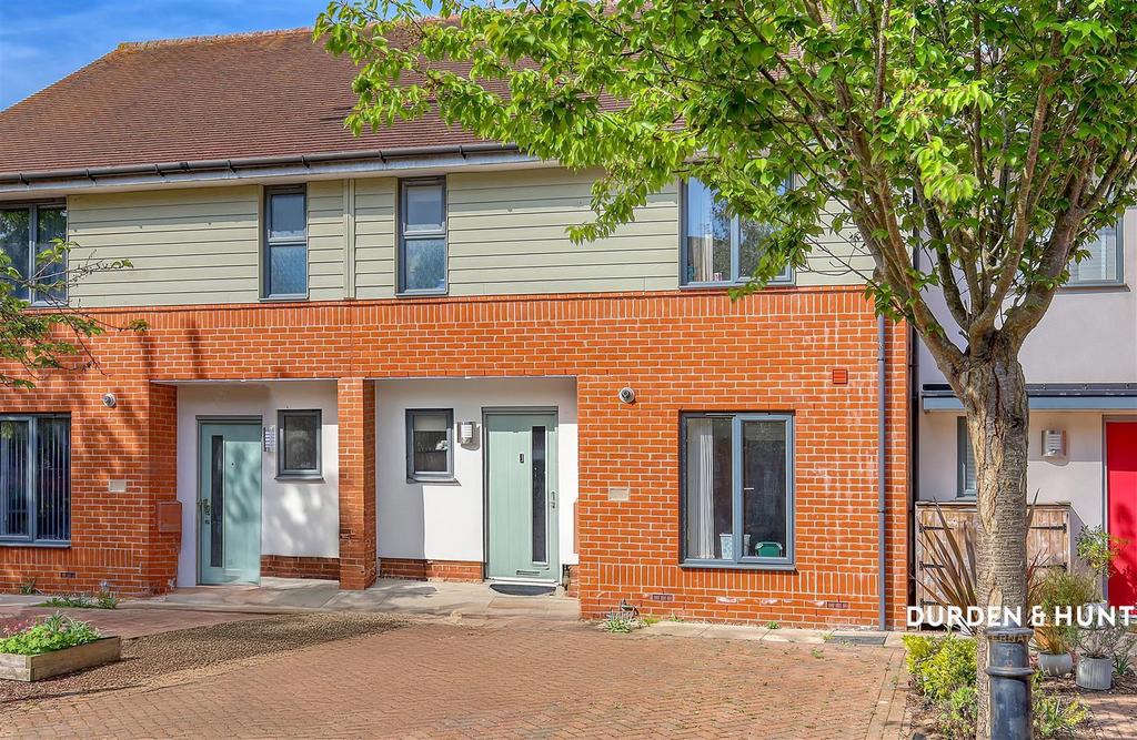 Old Chapel Drive, Colchester CO3 3 bed semi-detached house for sale - £ ...