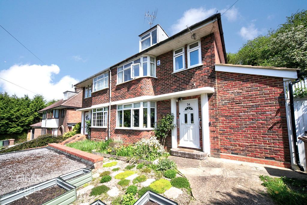 Knoll Rise, Luton, Bedfordshire, LU2 3 bed semi-detached house for sale ...