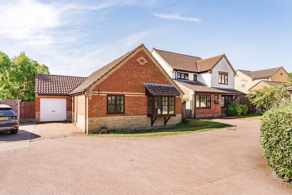 Back Lane, Hethersett 3 bed detached bungalow for sale - £270,000