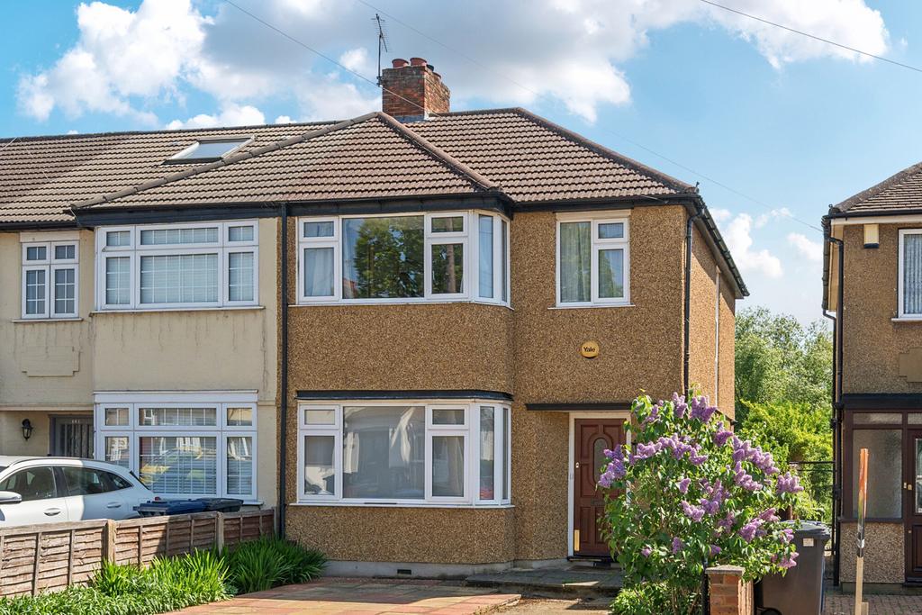 Carr Road, Northolt, Middlesex 3 bed end of terrace house for sale - £ ...