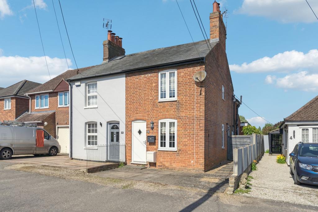 Belle Vue, Aylesbury HP17 2 bed semi-detached house - £400,000