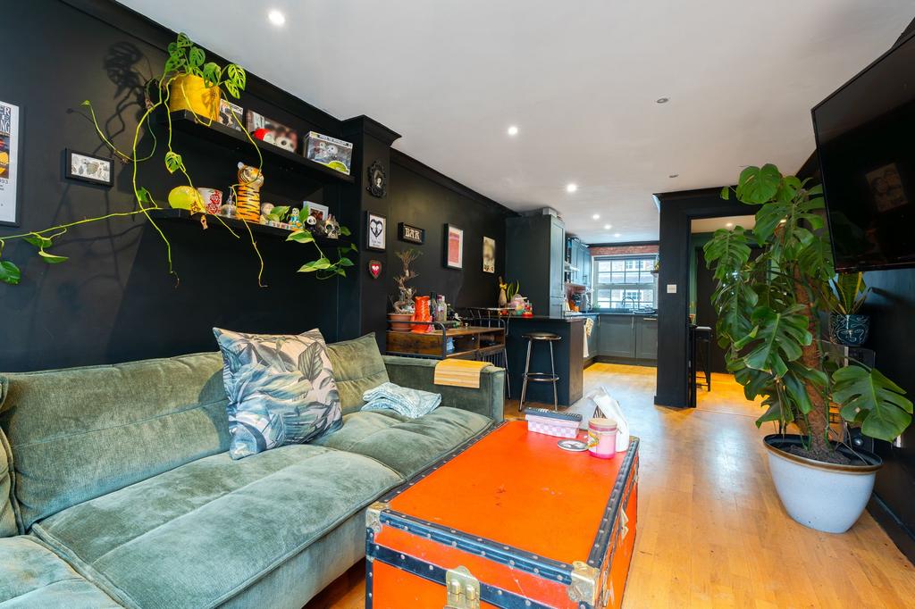 High Street, Handcross, RH17 3 bed terraced house for sale - £365,000
