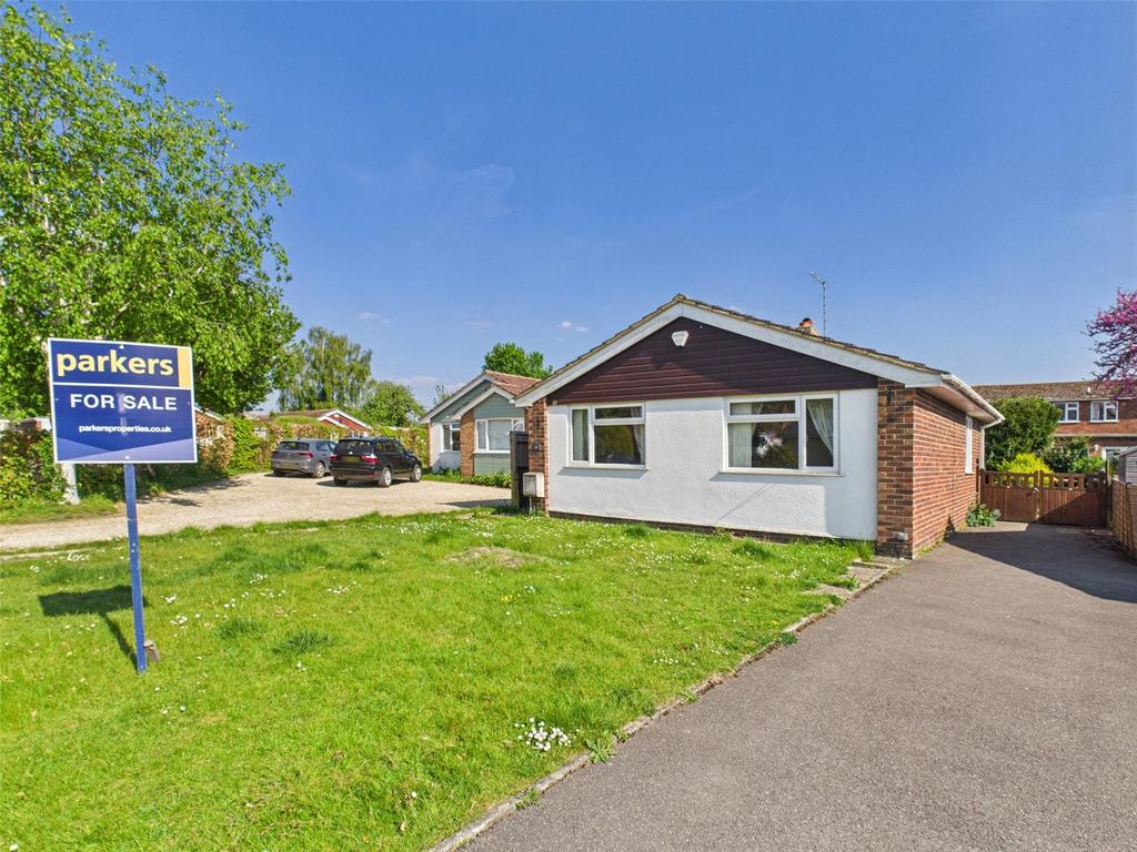 Brookside, Oxfordshire OX49 2 bed bungalow for sale - £450,000