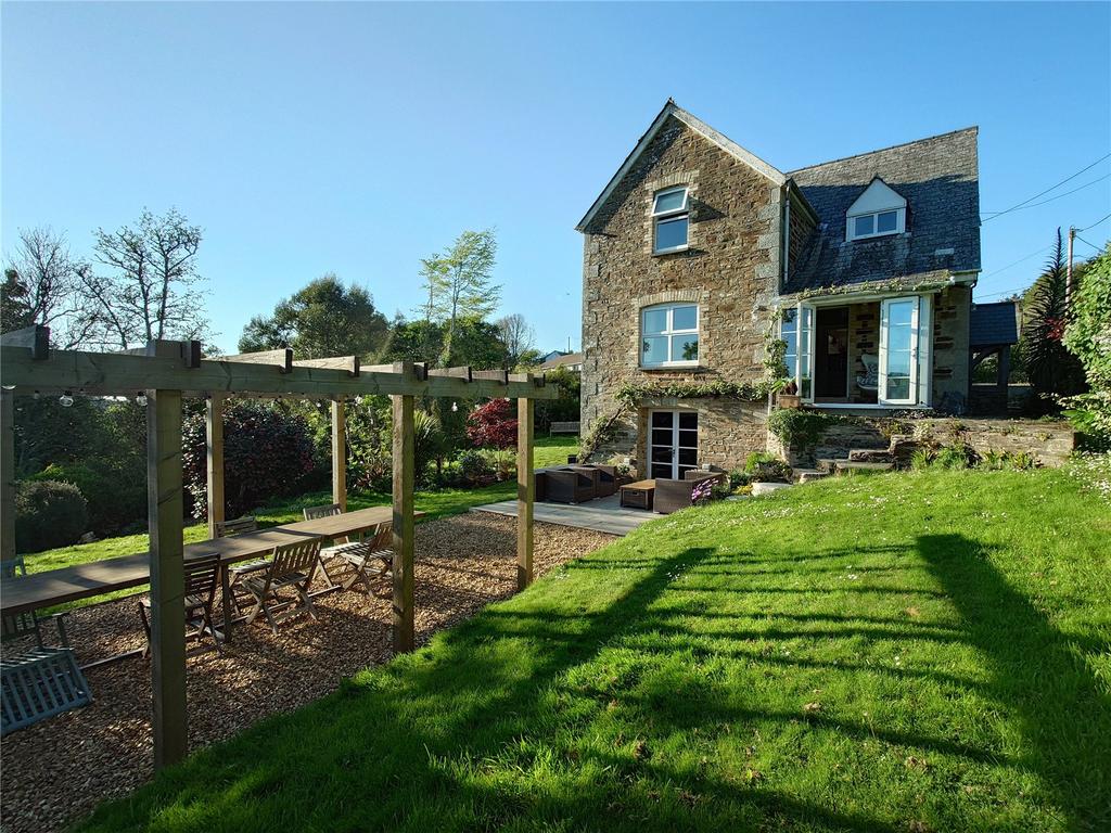 Lanvean, St. Mawgan, Cornwall 4 bed detached house - £850,000