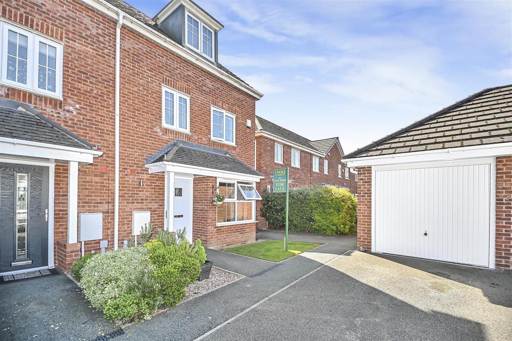 Ledgard Avenue, Leigh 4 bed end of terrace house for sale - £299,995