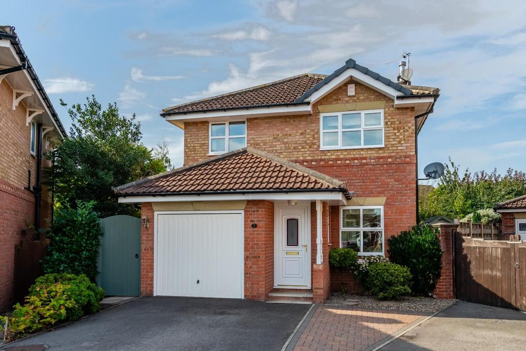 Stuart Close, Strensall, York 3 bed detached house for sale - £425,000