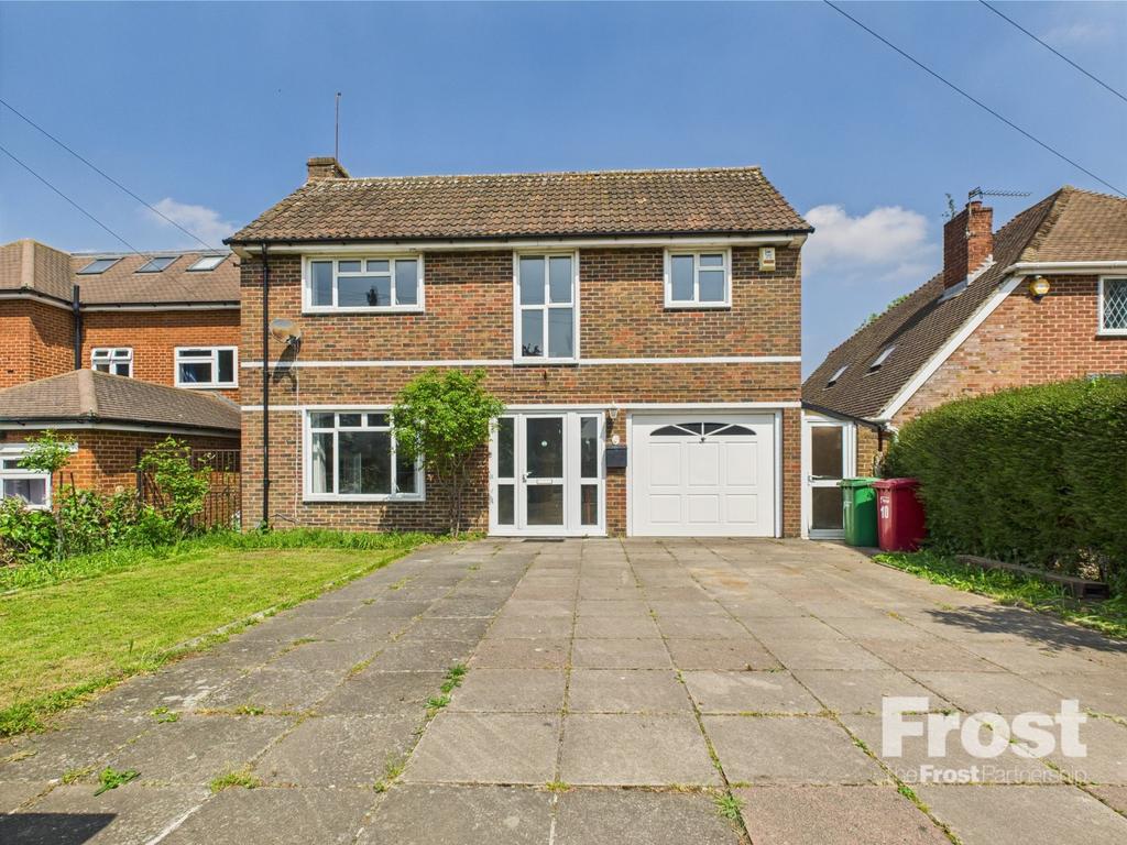 Upton Court Road, Slough, Berkshire, SL3 3 bed house to rent - £2,400 ...